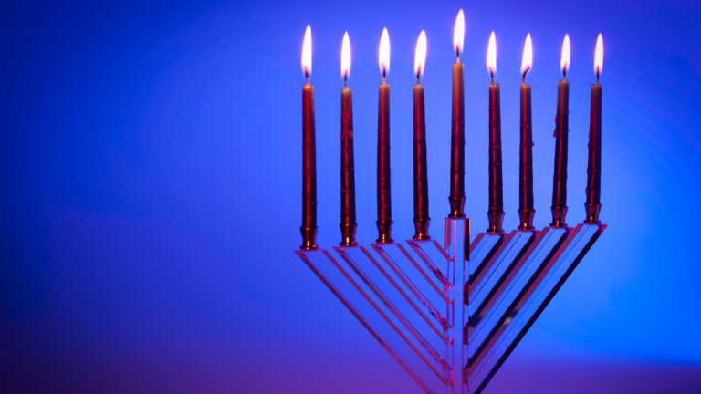 » 8 things to know about the National Menorah